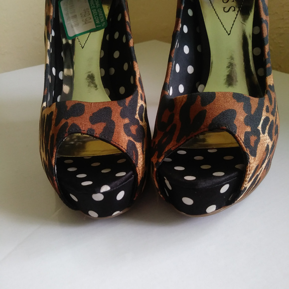 Guess | Shoes | Guess Leopard Print Peep Toe Platform Pumps Nwt | Poshmark